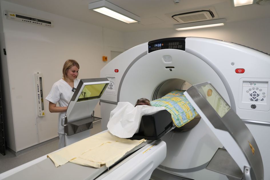 Installation du nouveau Tep Scan - GHR Mulhouse Sud Alsace